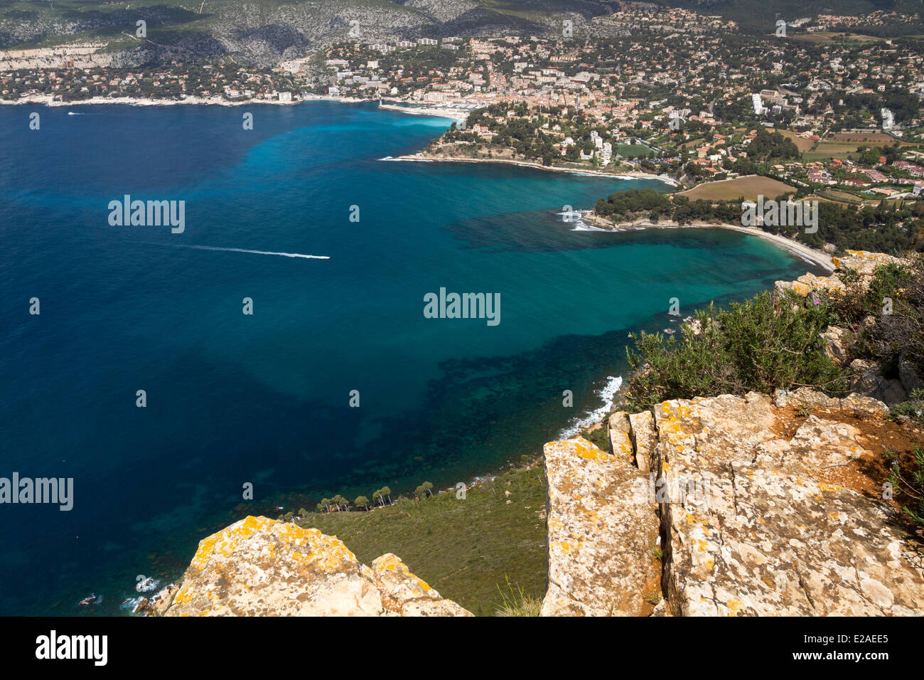 France, Bouches du Rhone, Cassis, cliffs of Cap Canaille and the city ...