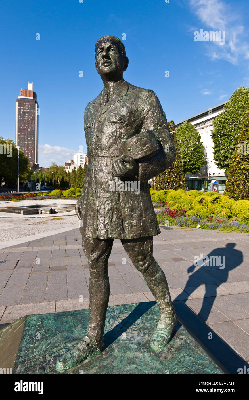 France, Loire Atlantique, Nantes, European Green Capital 2013, statue ...