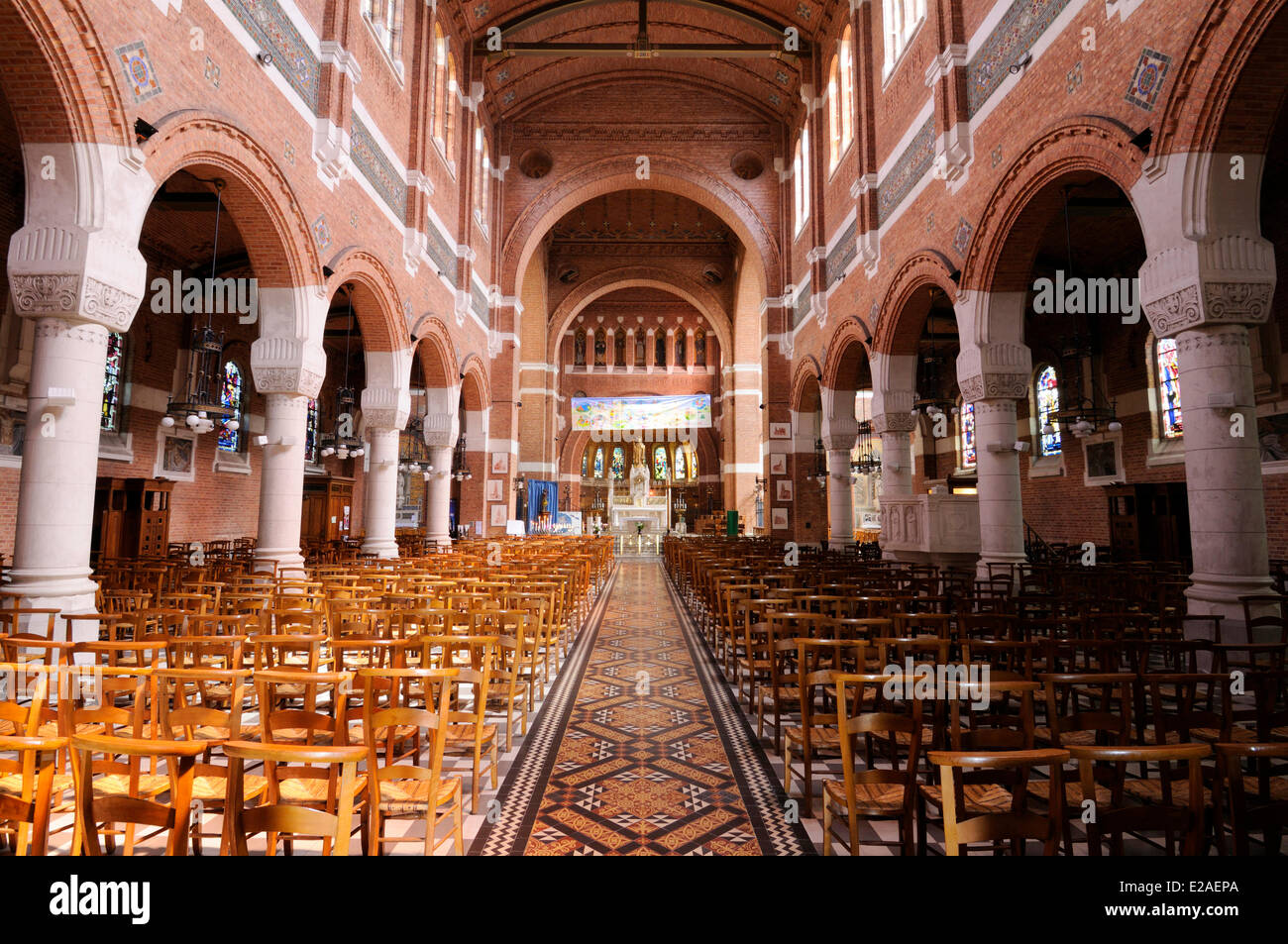 France, Nord, Bailleul, Church of Saint Vaast, central nave Stock Photo ...