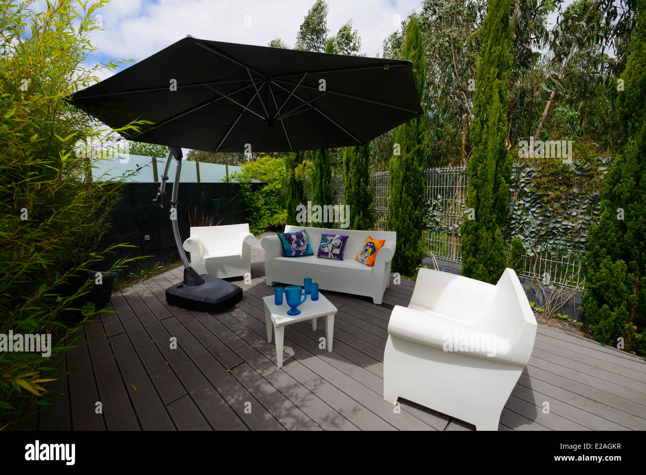 Enclosed back yard hi-res stock photography and images - Alamy