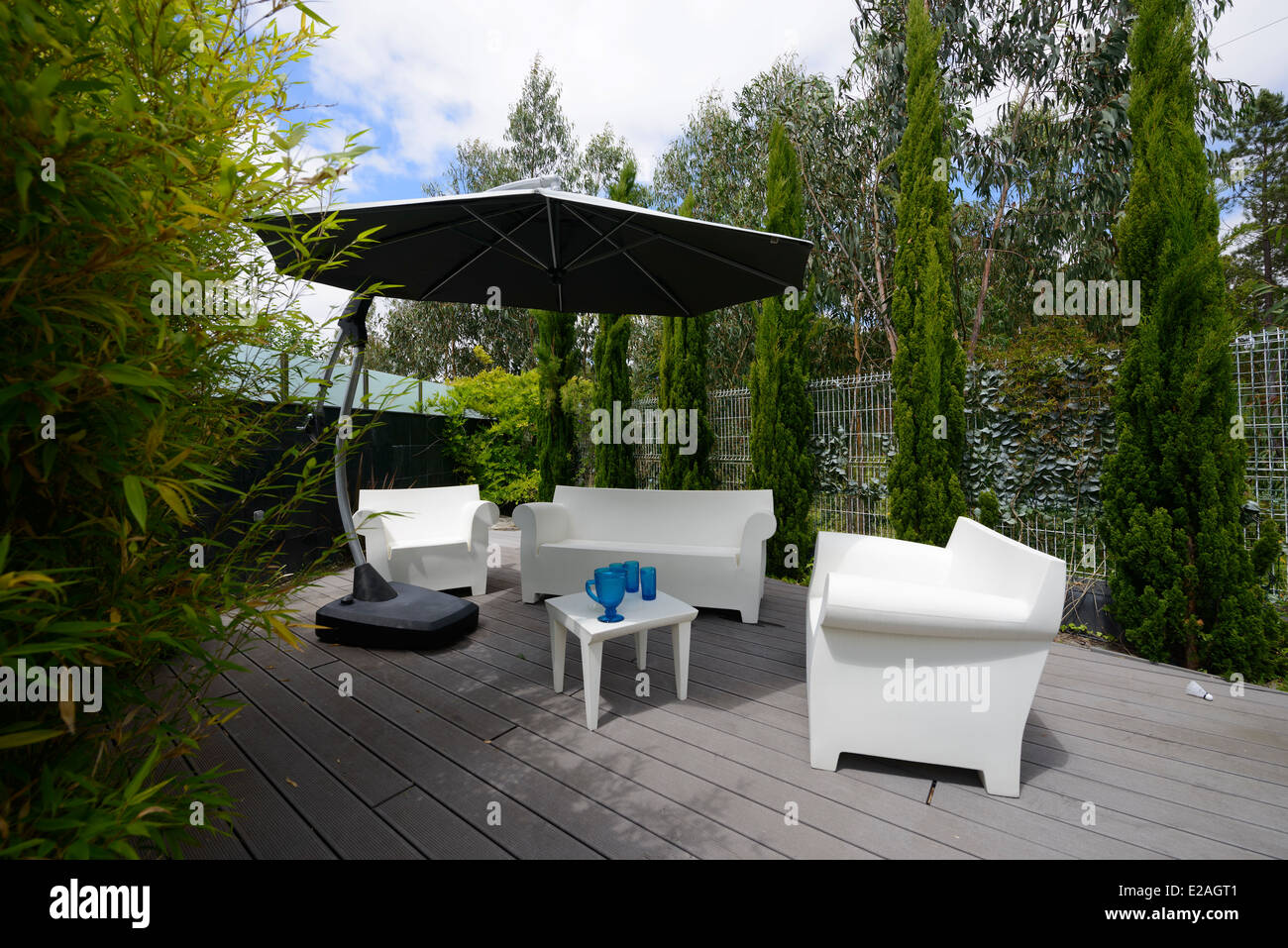 Enclosed back yard hi-res stock photography and images - Alamy