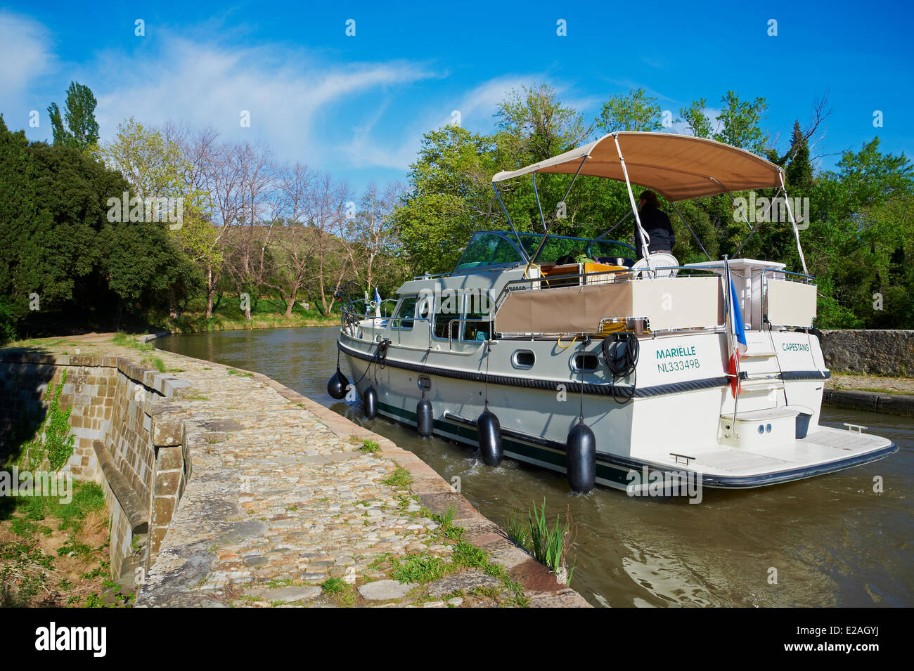 Navigable aqueduct hi-res stock photography and images - Alamy