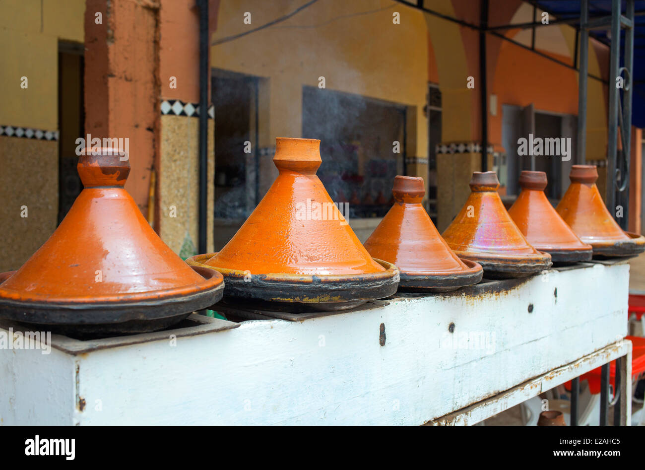 Cooking Tajine outdoors in Morocco Stock Photo - Alamy