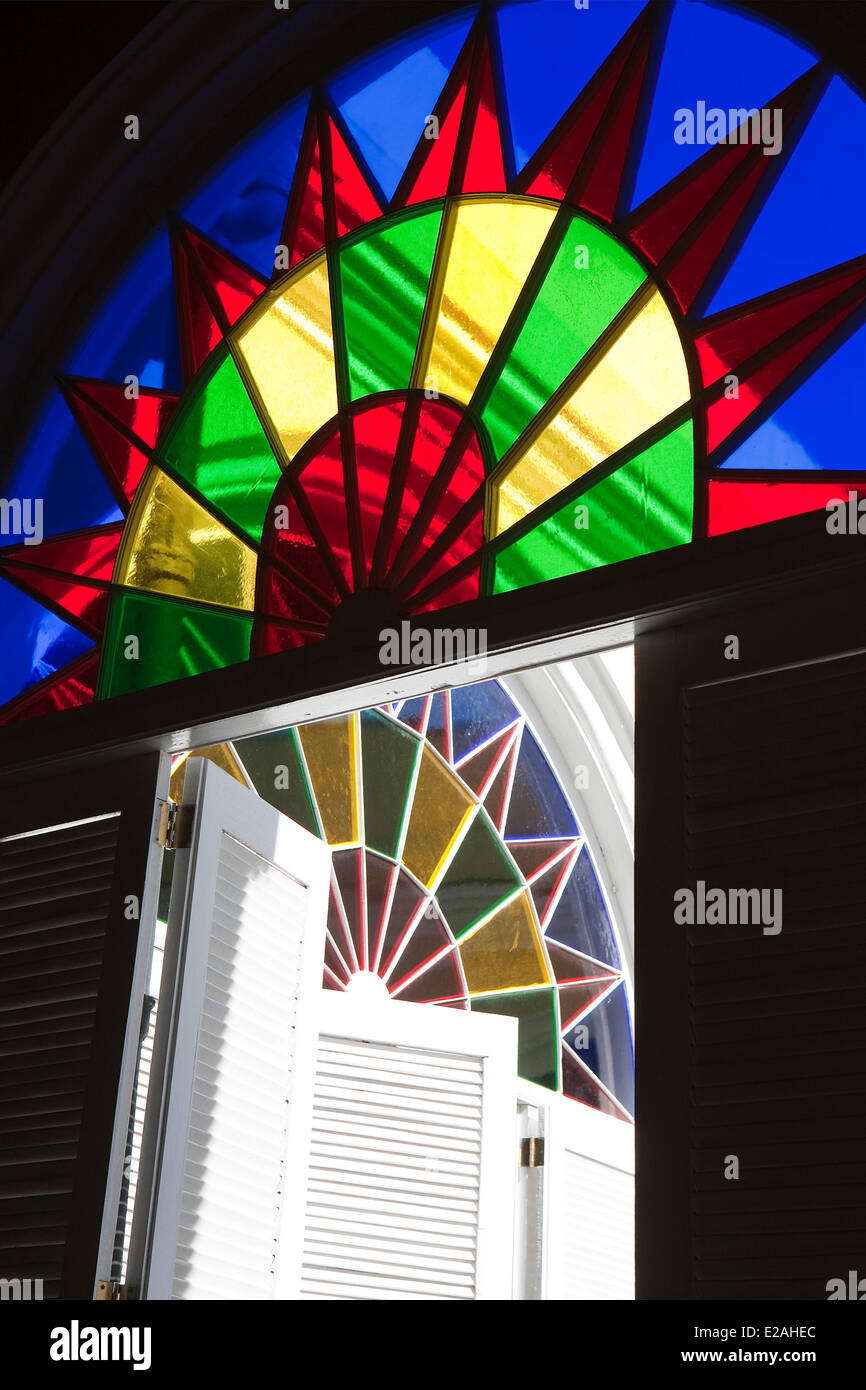 Havana cuba stained glass windows hi-res stock photography and images ...