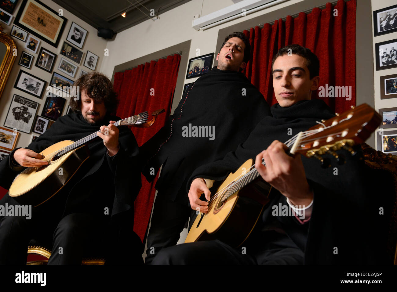 Fados hi-res stock photography and images - Alamy