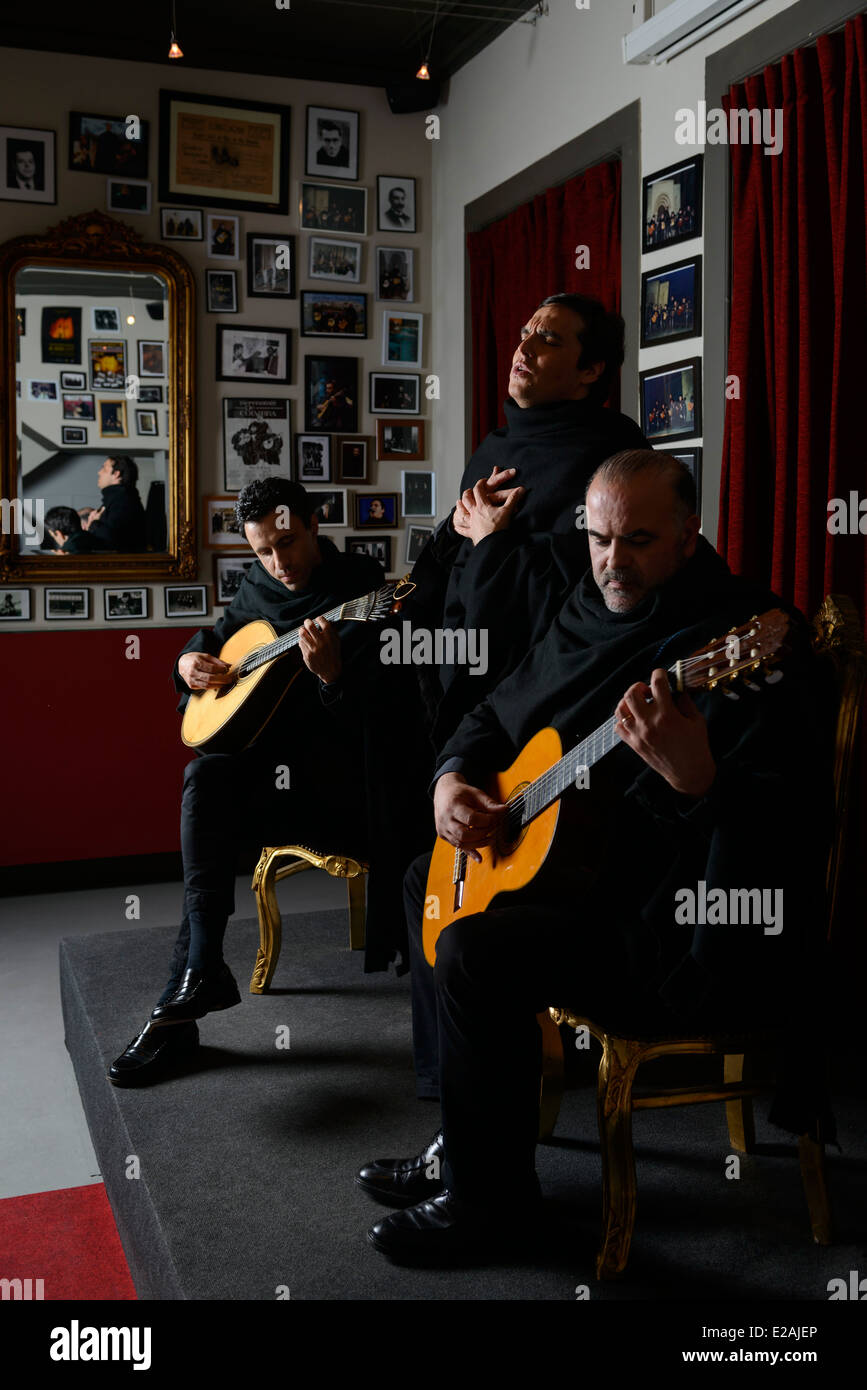 Fados hi-res stock photography and images - Alamy