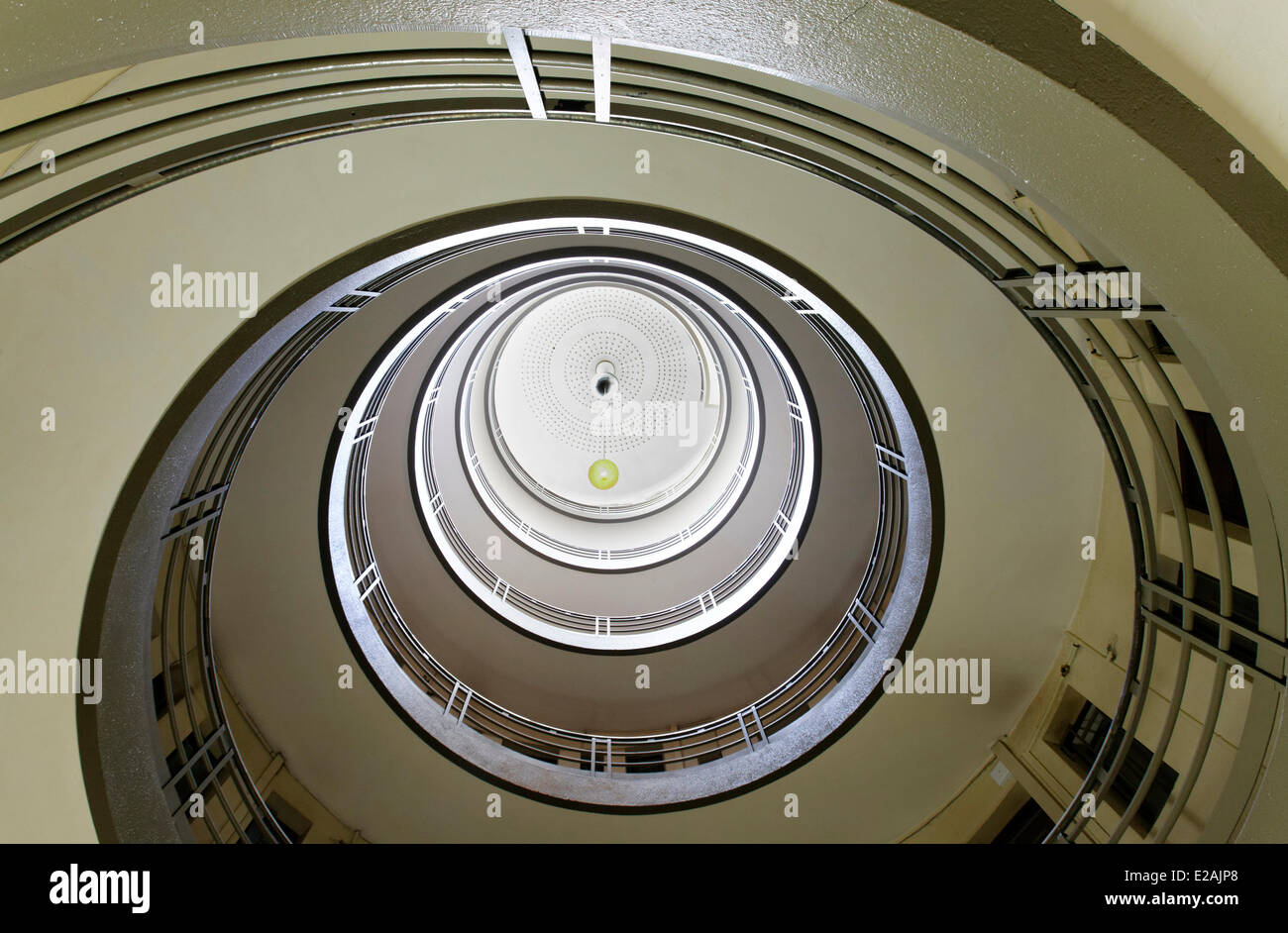 Identical buildings hi-res stock photography and images - Alamy