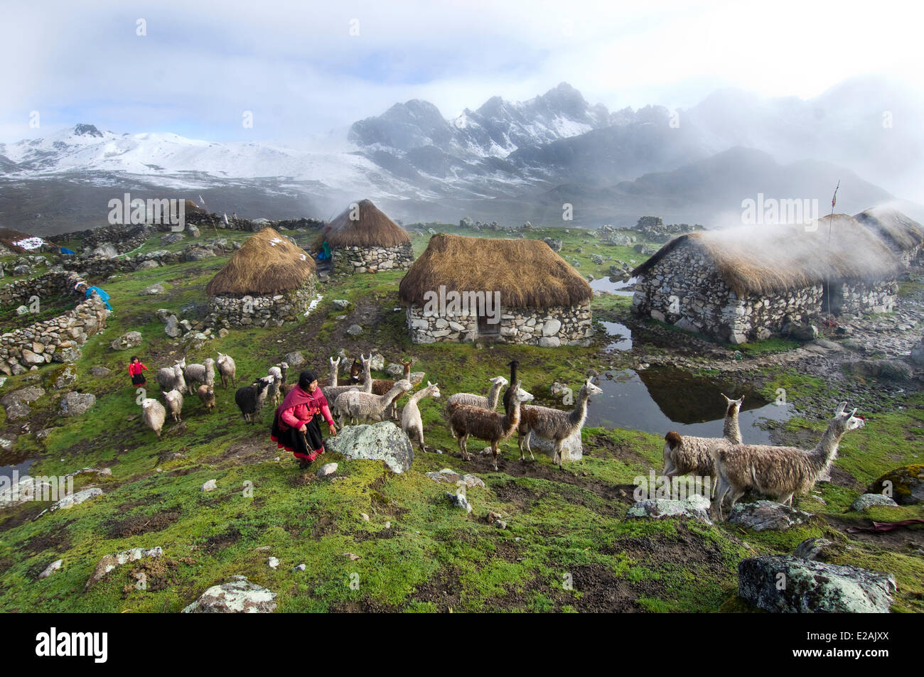 Peru, Carabaya Cordillera, Sinakara Range, Cuzco Province, Q'ero ...
