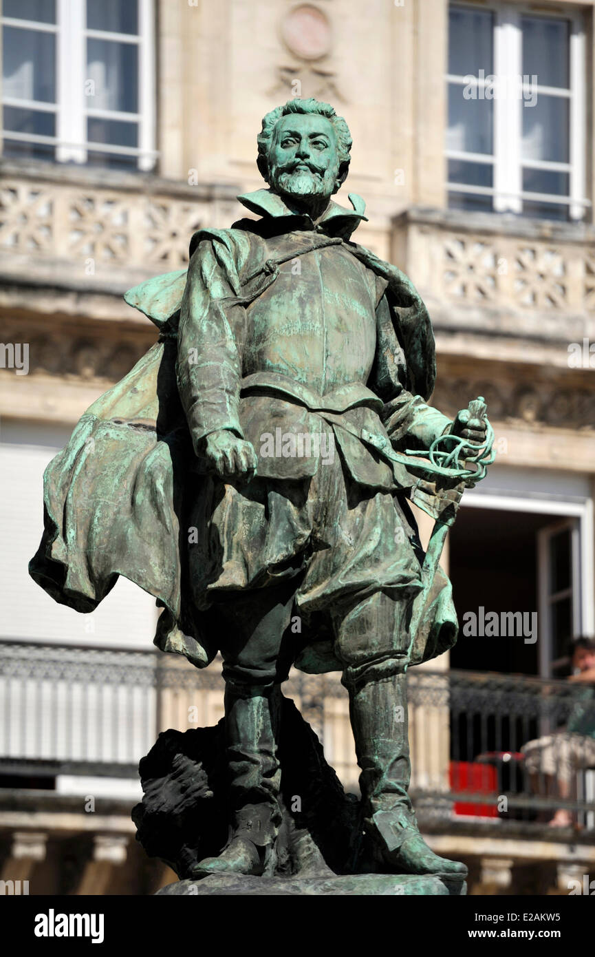France, Charente Maritime, La Rochelle, town hall Square, statue of ...