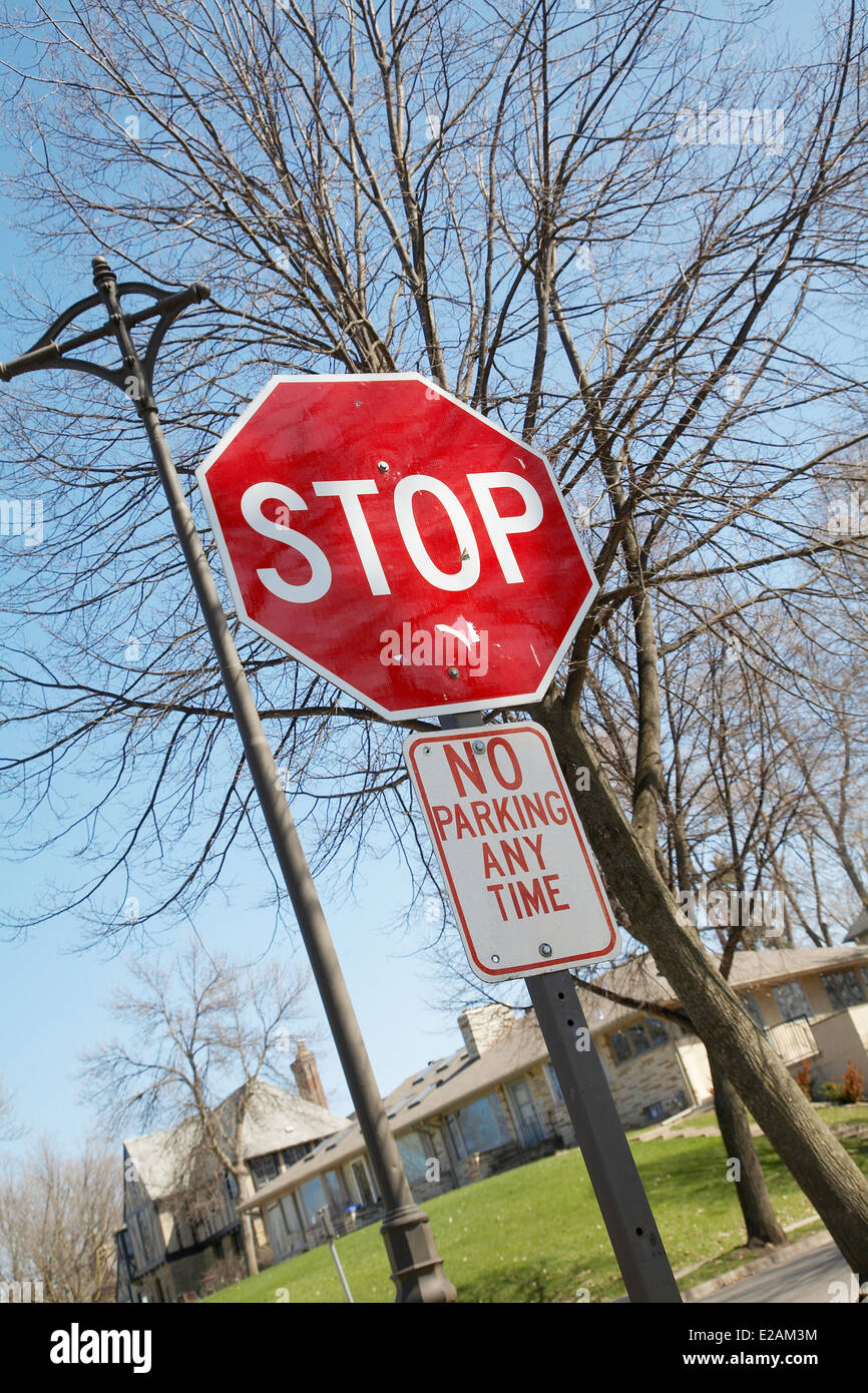 American stop sign hi-res stock photography and images - Alamy