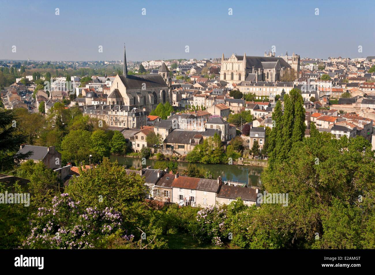 Old town of poitiers hi-res stock photography and images - Alamy
