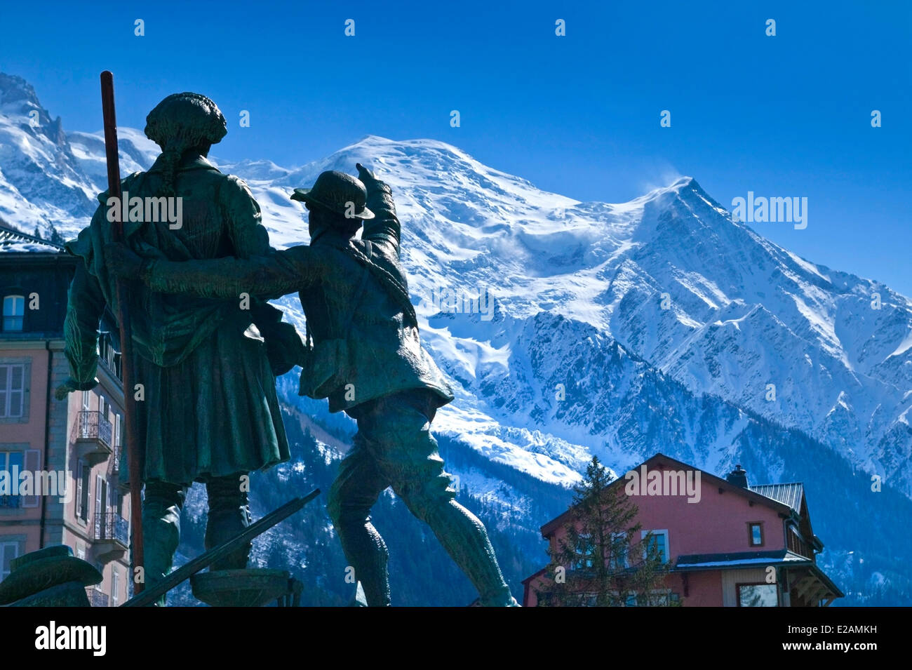 France, Haute Savoie, Chamonix Mont Blanc, Saussure up with the statue ...