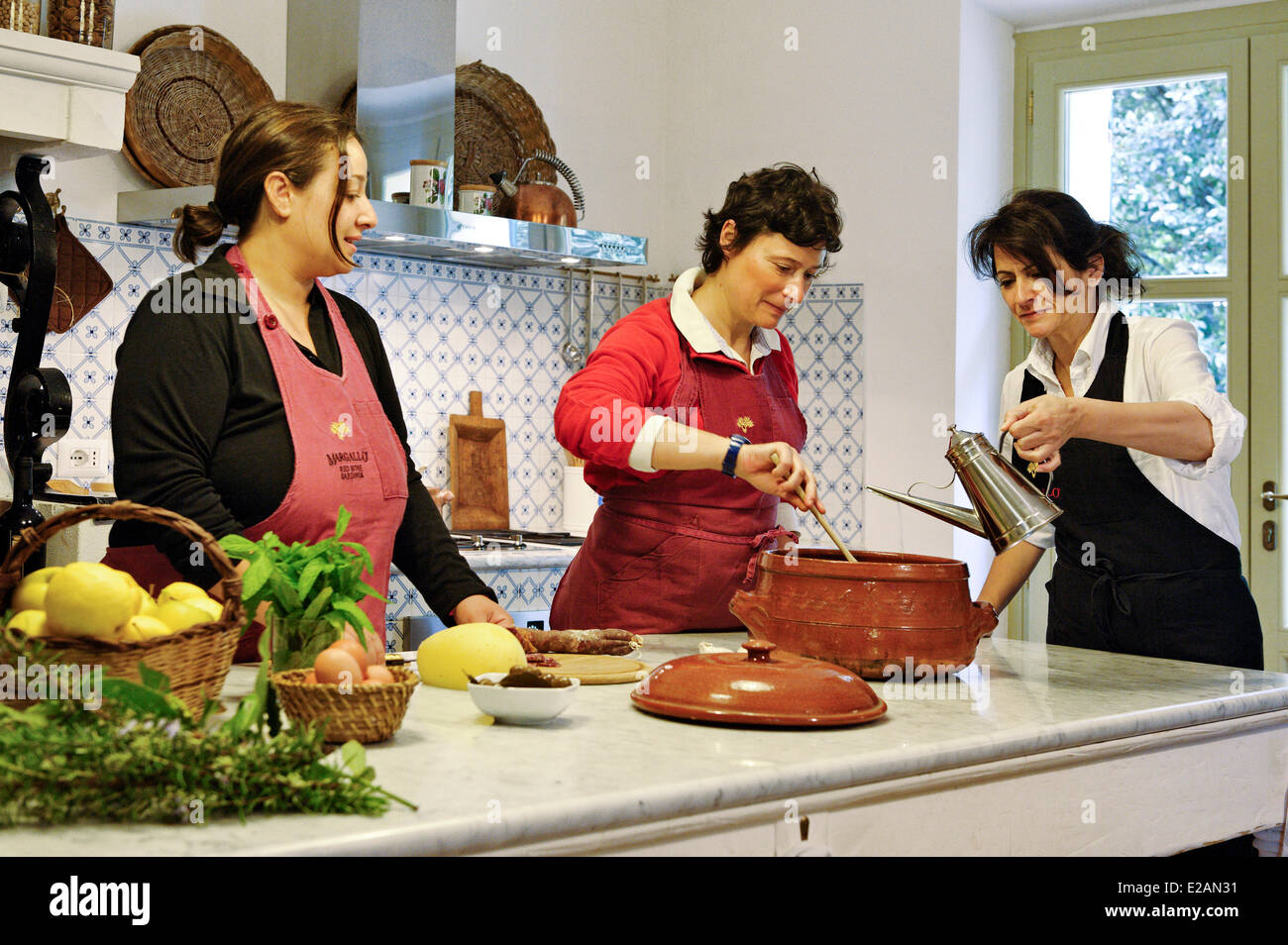 Cooking italy hi-res stock photography and images - Alamy
