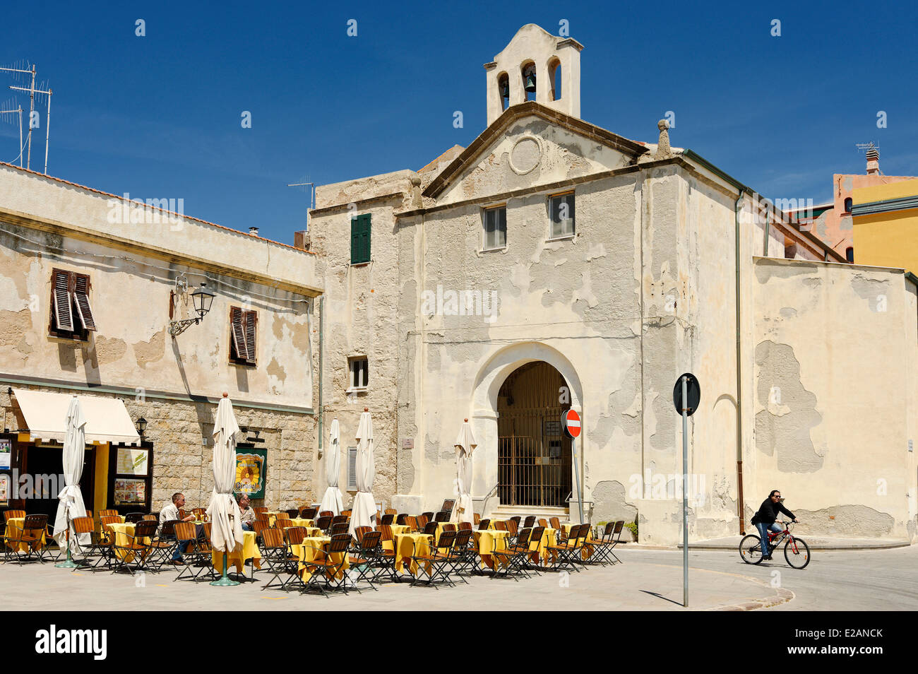 Italy, Sardinia, Sassari Province, Alghero, Church of Carmel, cafe ...