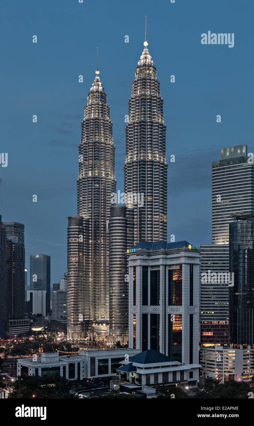 Tallest Twin Towers High Resolution Stock Photography and Images - Alamy
