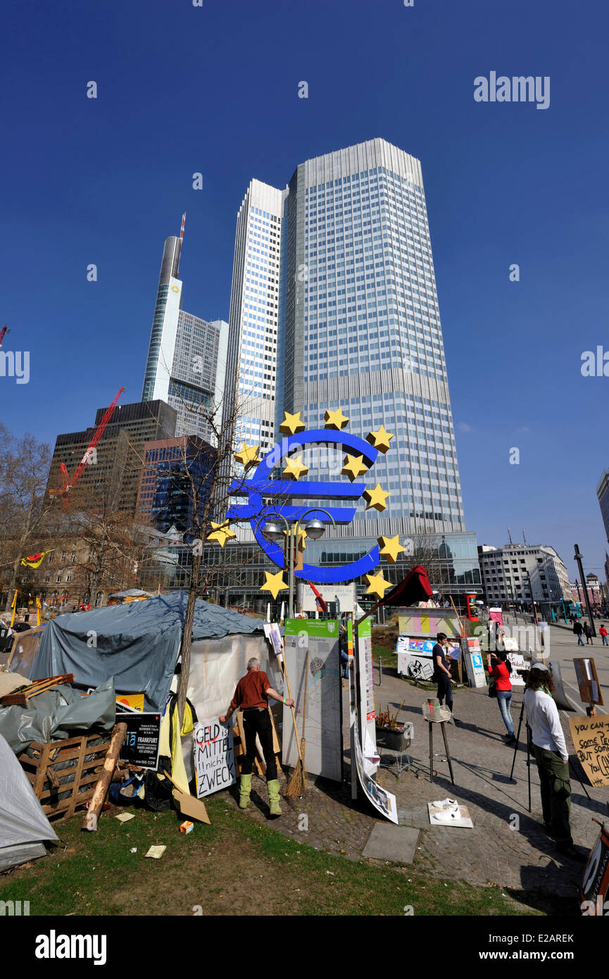 Sign outside main building hi-res stock photography and images - Alamy