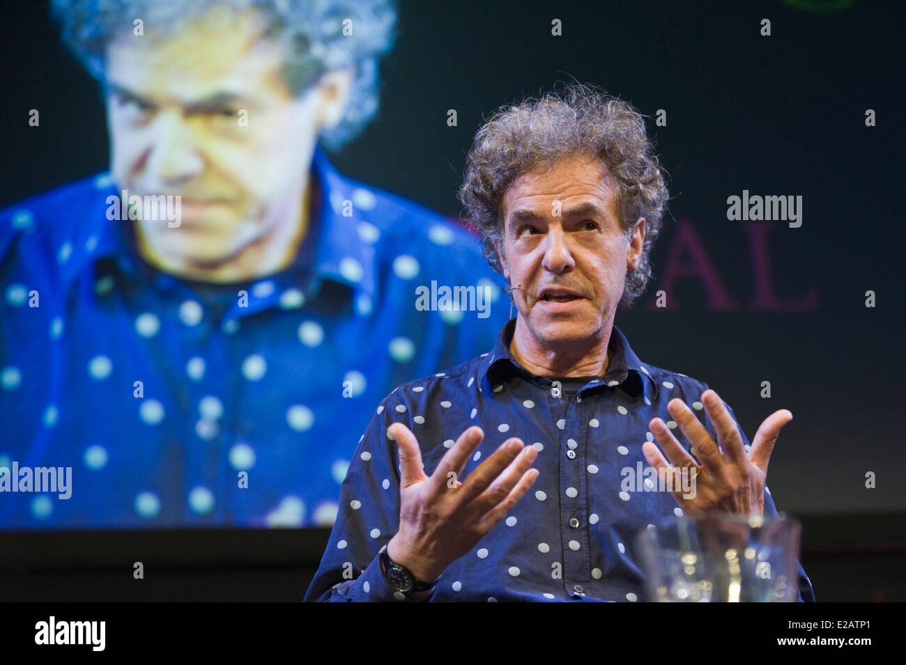 Tv comedy writer hi-res stock photography and images - Alamy