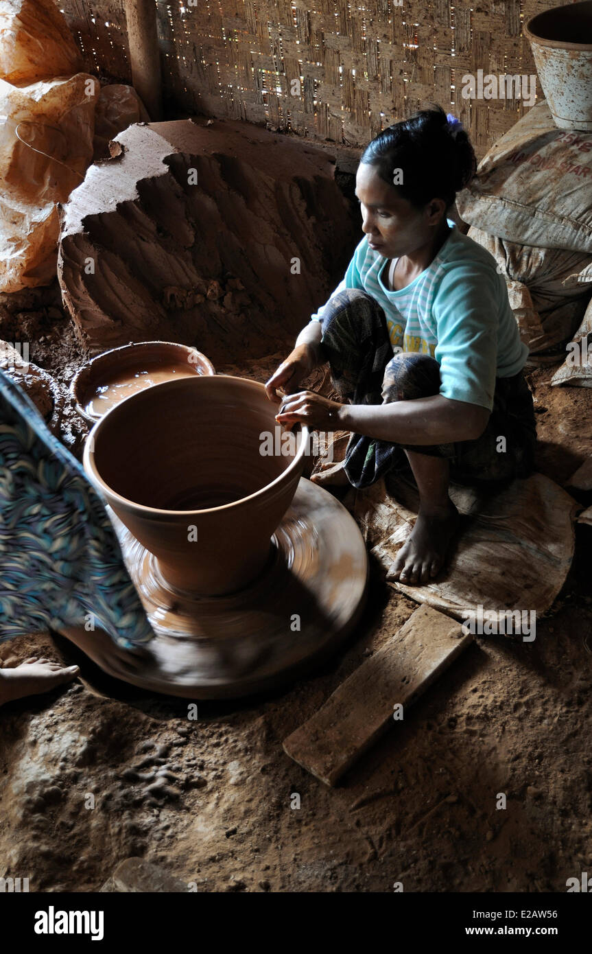 Shwebo hi-res stock photography and images - Alamy