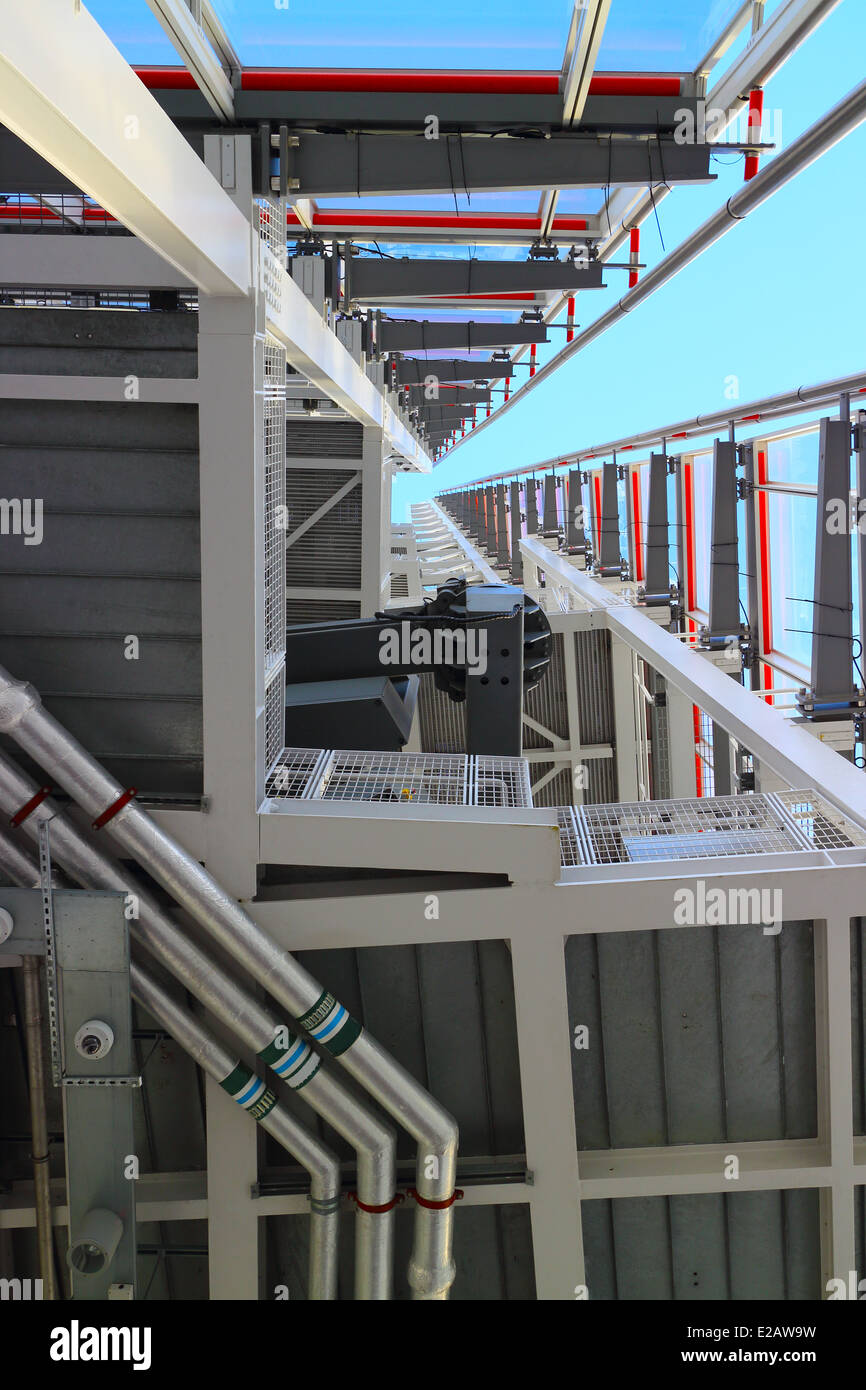 Exposed pipes hi-res stock photography and images - Alamy