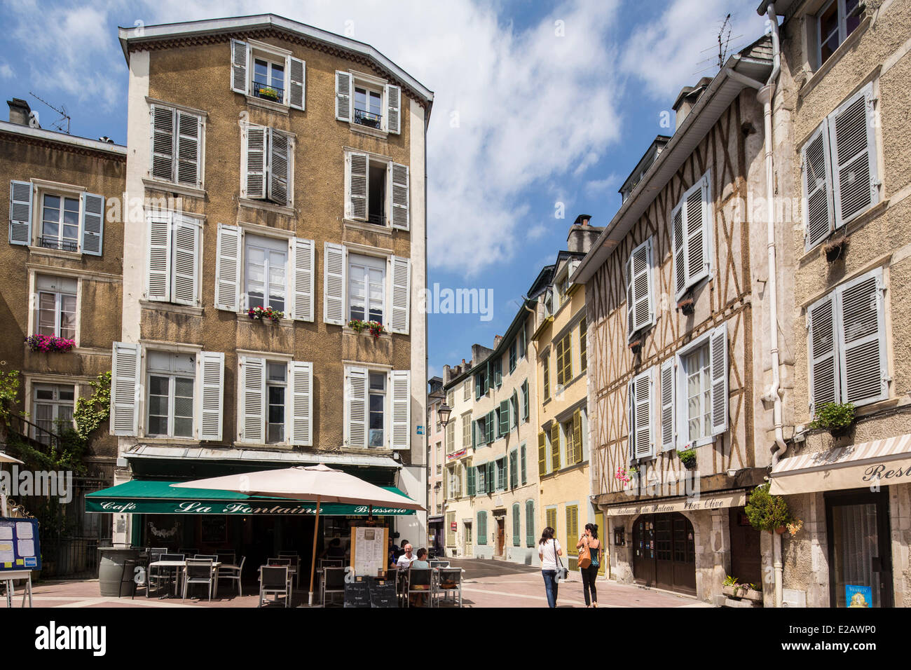 France, Pyrenees Atlantiques, Bearn, Pau, pedestrian streets Stock ...