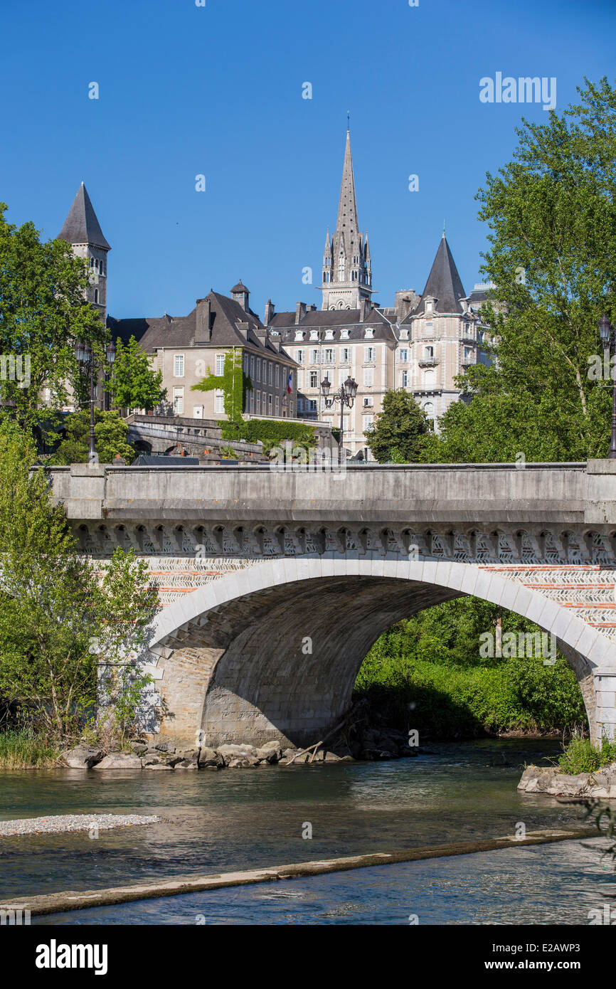 Pau church hi-res stock photography and images - Alamy