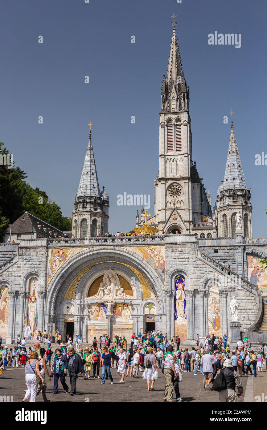France, Hautes Pyrenees, Lourdes, Basilique Notre Dame de Lourdes Stock ...