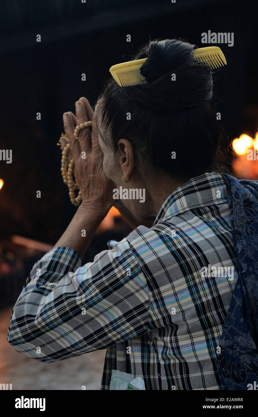 Myanmar (Burma), Mon State, Kyaik Hti Yo, the Golden Rock, third holy ...