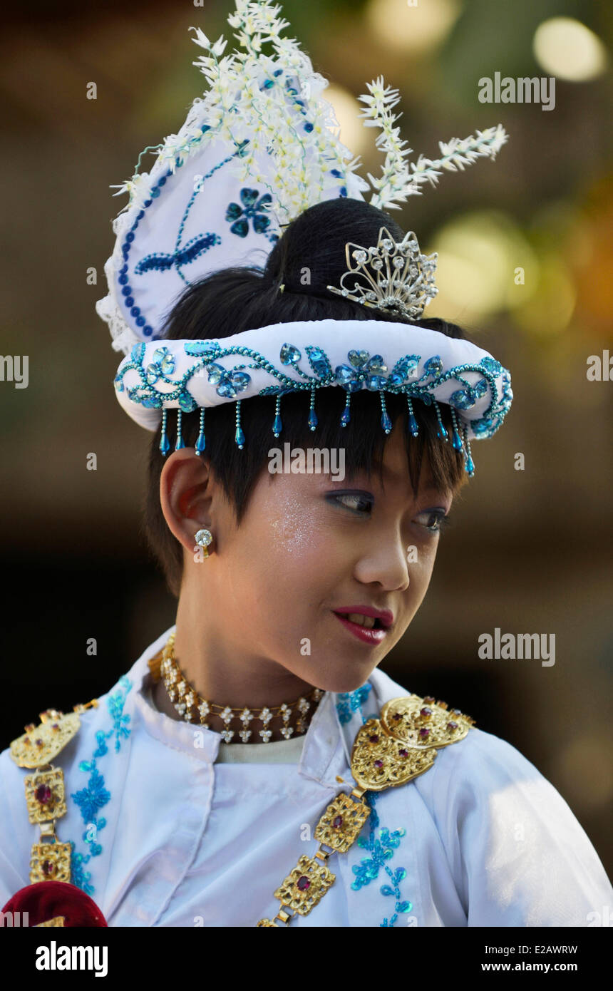 Myanmar (Burma), Sagaing Division, old city of Sagaing, Buddhist ...