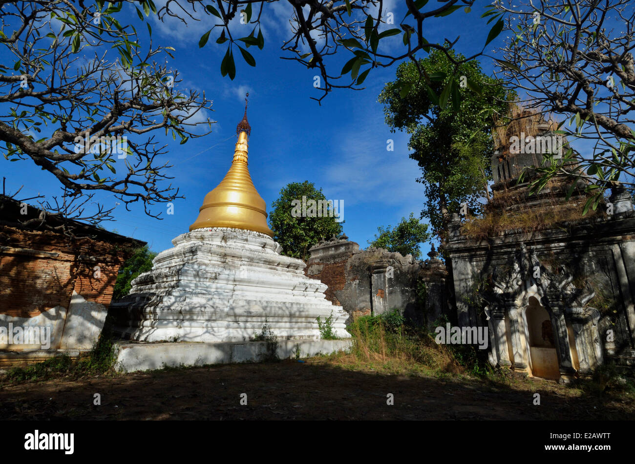 Myanmar burma sagaing division city hi-res stock photography and images ...