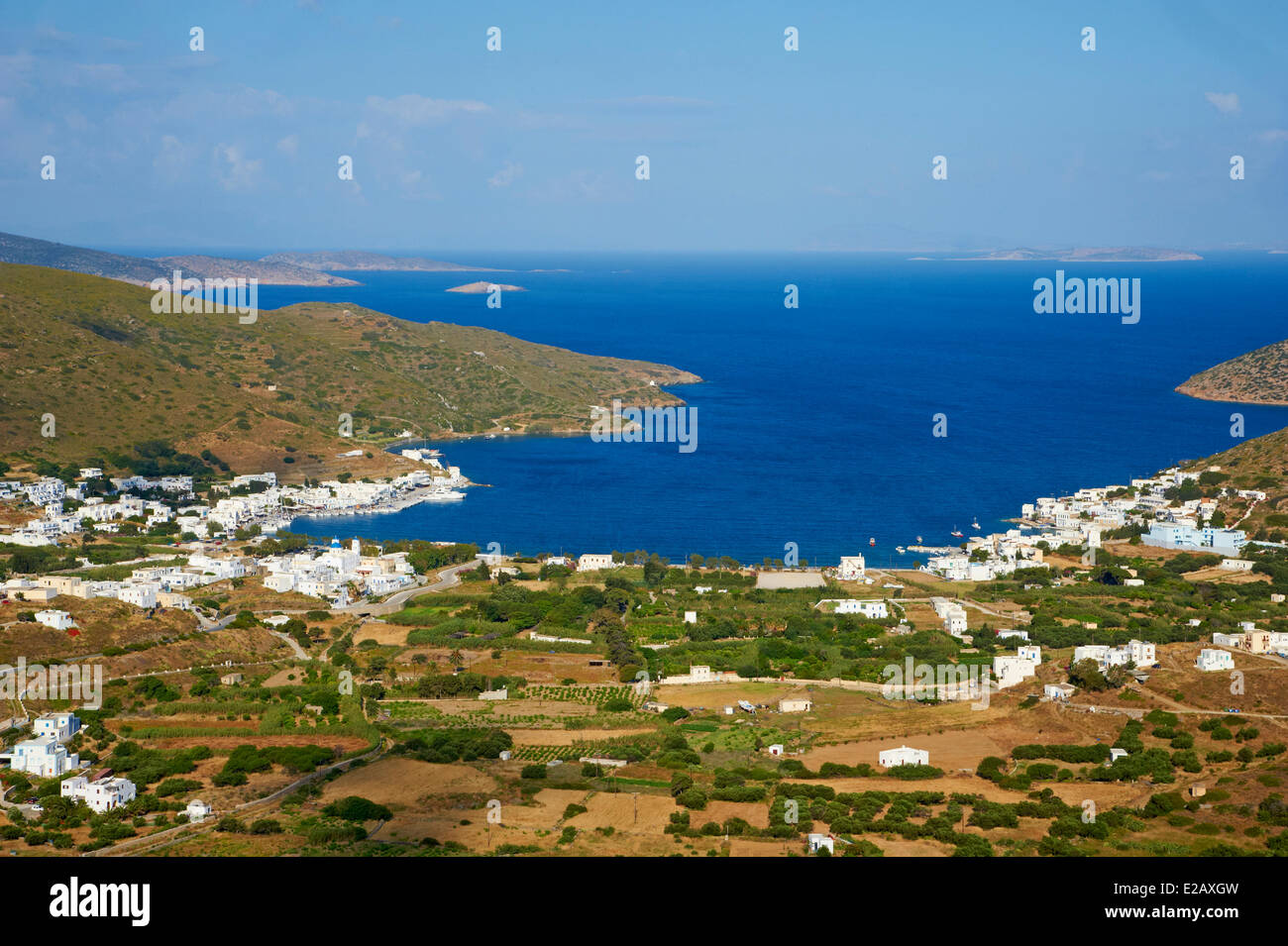 Cyclades port hi-res stock photography and images - Alamy