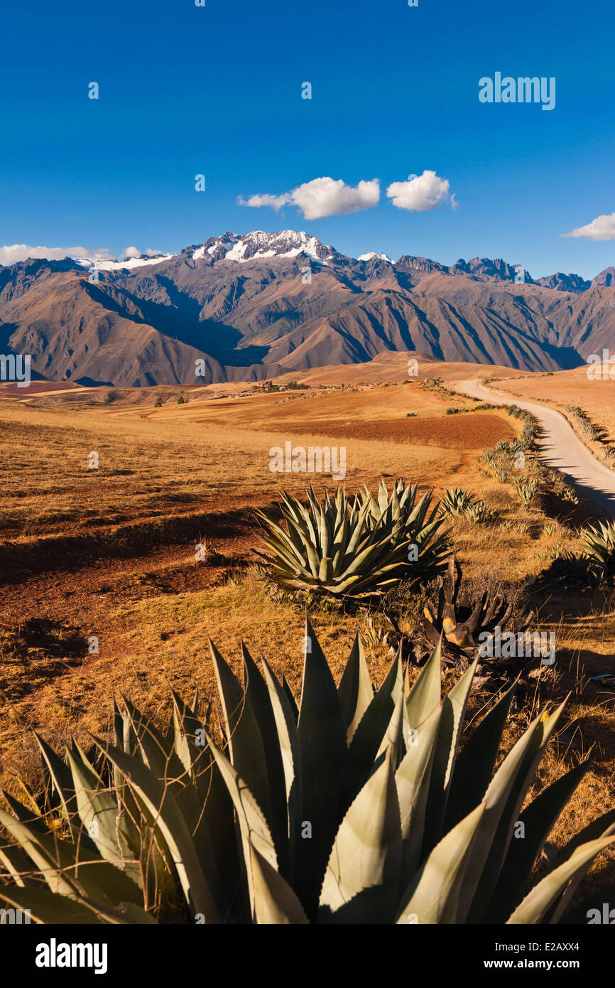 Peru, Cuzco Province, Incas sacred valley, Andes landscape near Moray ...