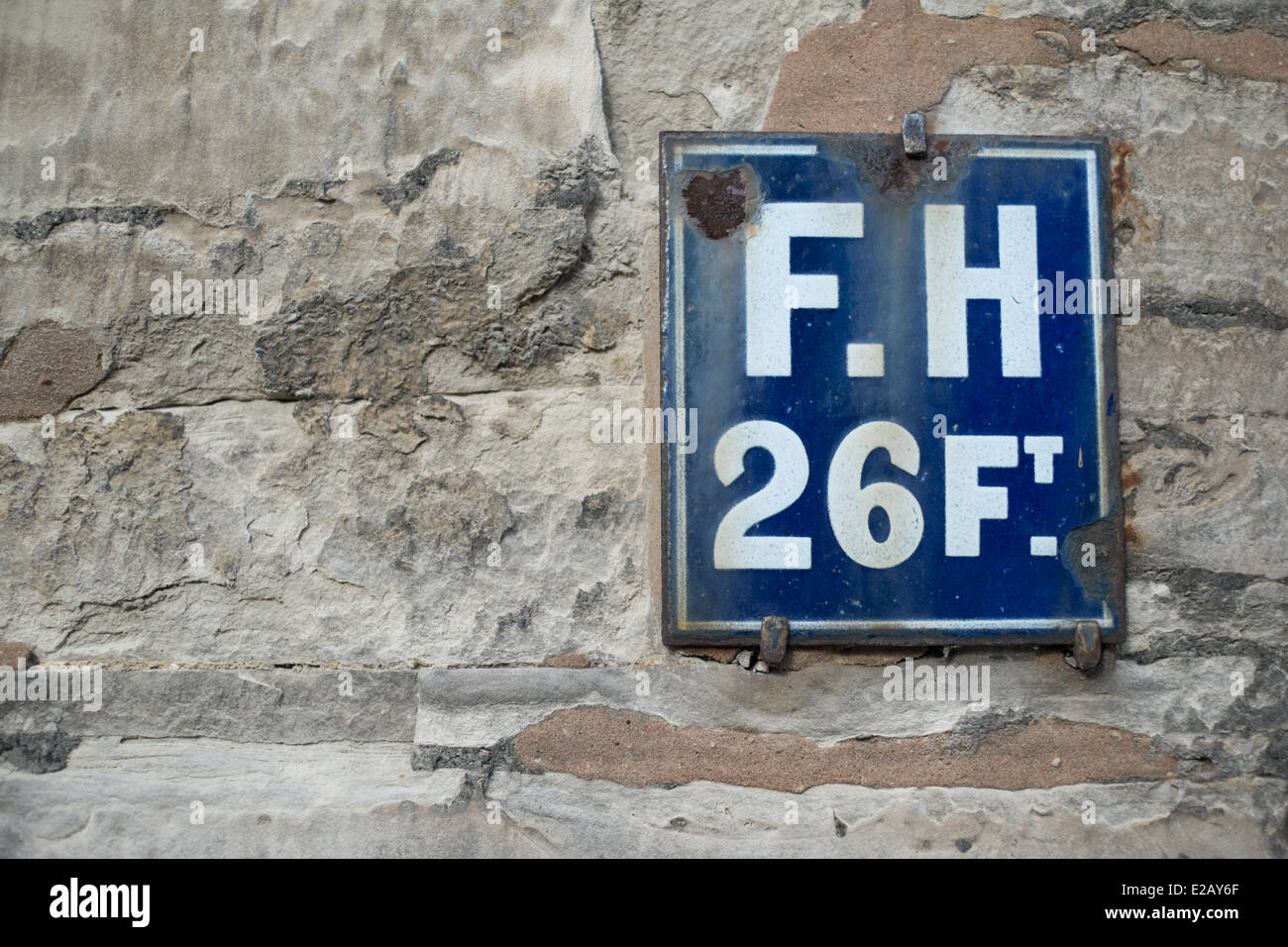 Fire hydrant sign hi-res stock photography and images - Alamy