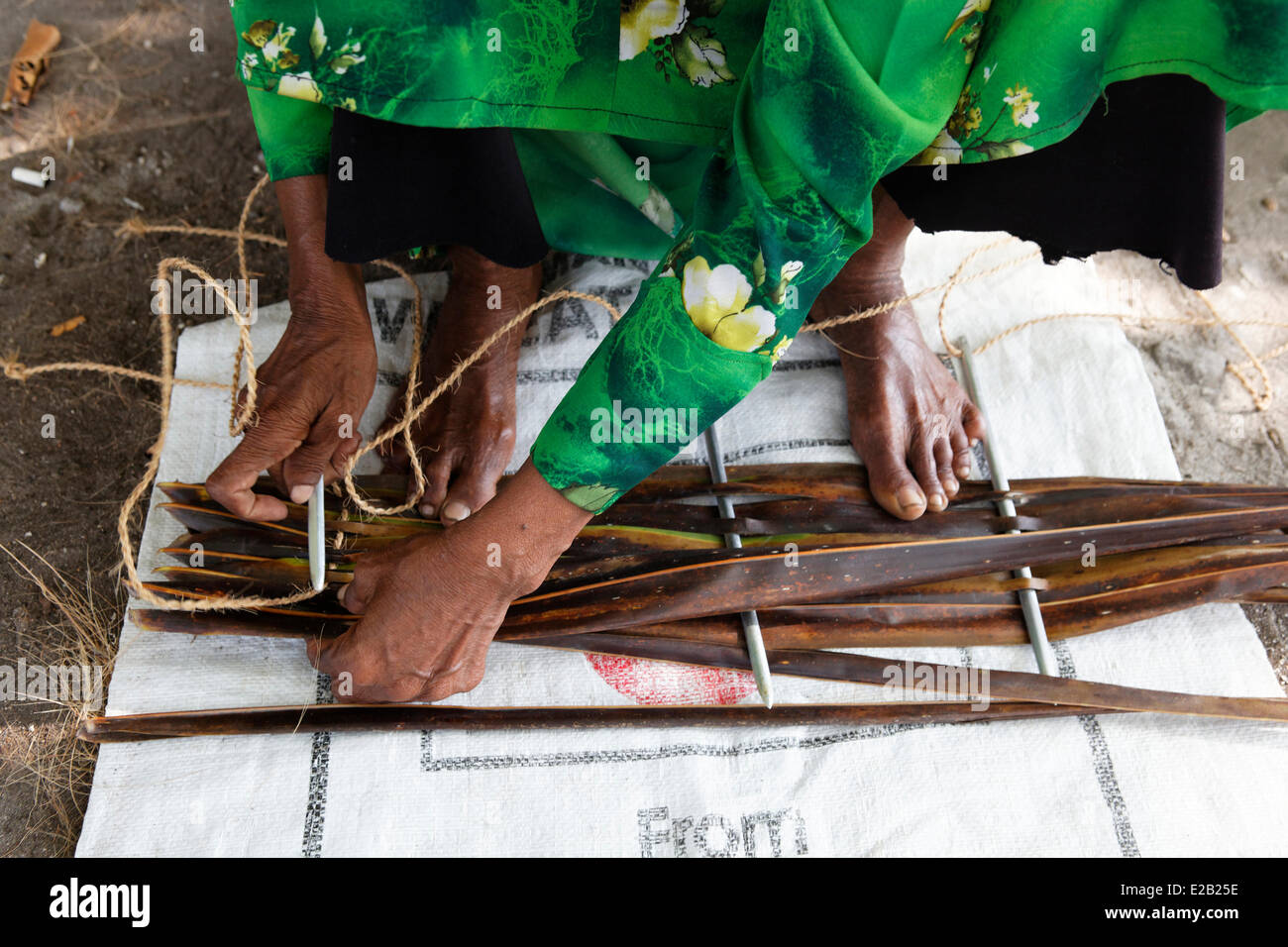 Maldives, crafts, the manufacturing of objects and utensils for the ...