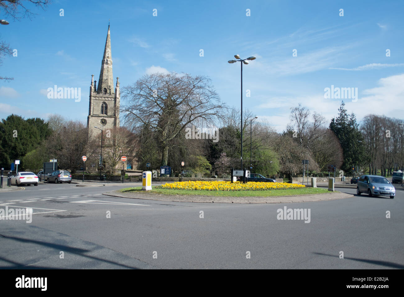 St Nicholas church Warwick and roundabout Stock Photo - Alamy