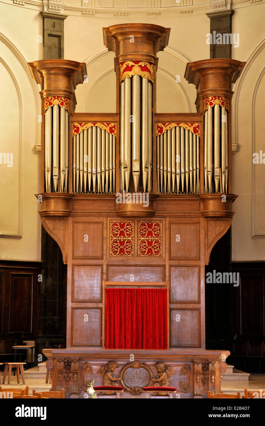 France, Pas de Calais, Lens, St Leger Church, altar and organ Stock ...