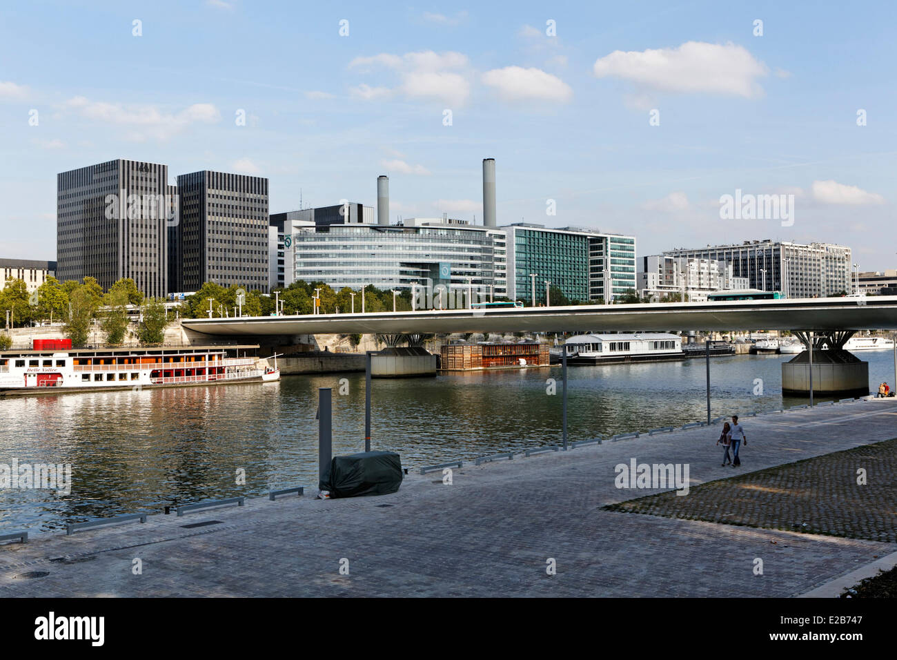 France, Paris, Pont Charles de Gaulle by architectes Louis Gerald ...