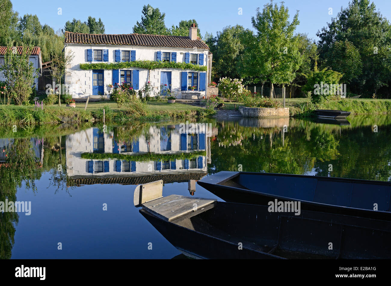 France, Deux Sevres, Marais Poitevin (Poitevin Marsh), Venise Verte ...