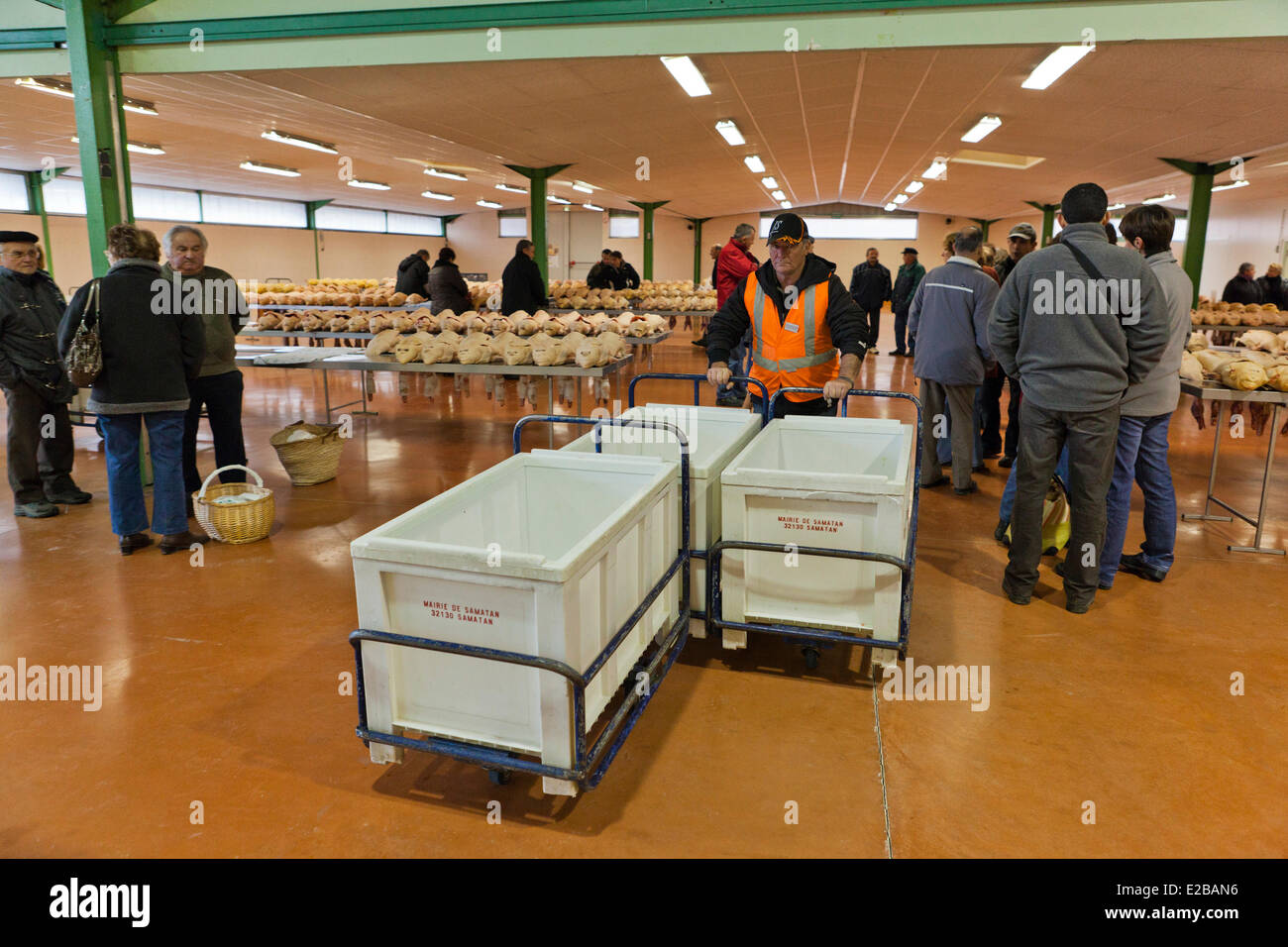 France, Gers, Samatan, fat market Stock Photo - Alamy