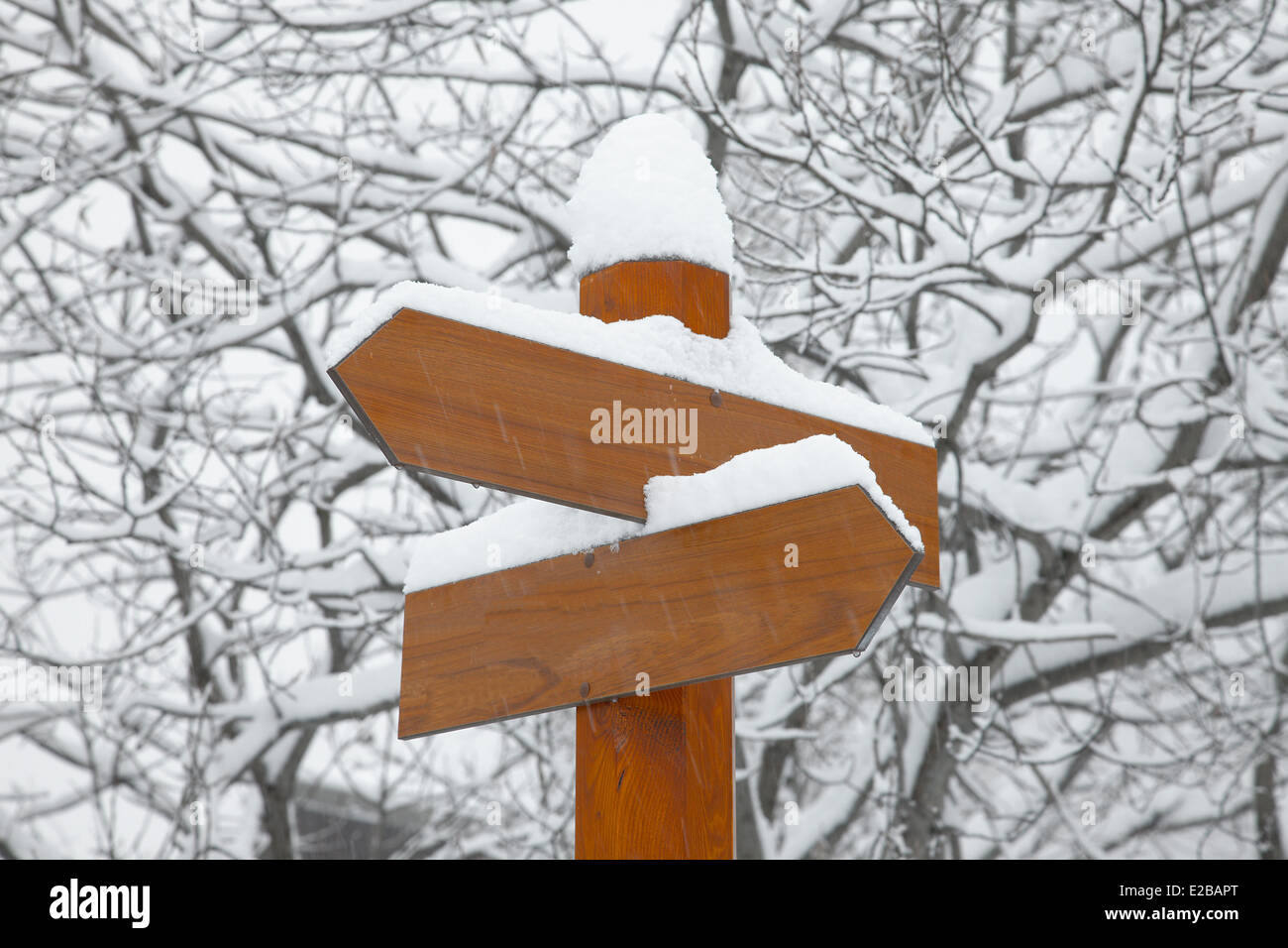 Direction sign board and empty sign board hi-res stock photography and ...