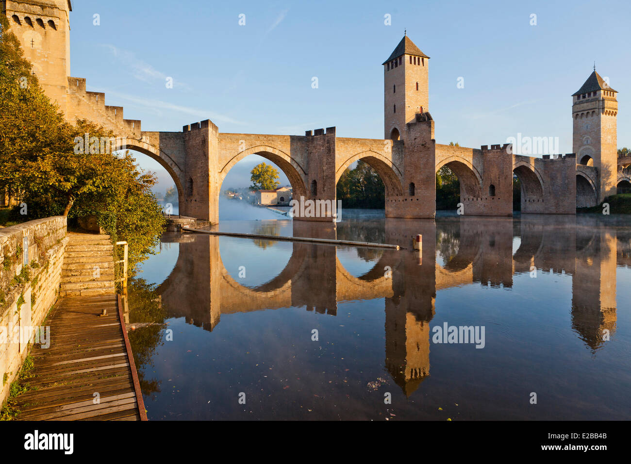 France, Lot, Bas Quercy, Cahors, 14th century Valentre bridge Stock ...