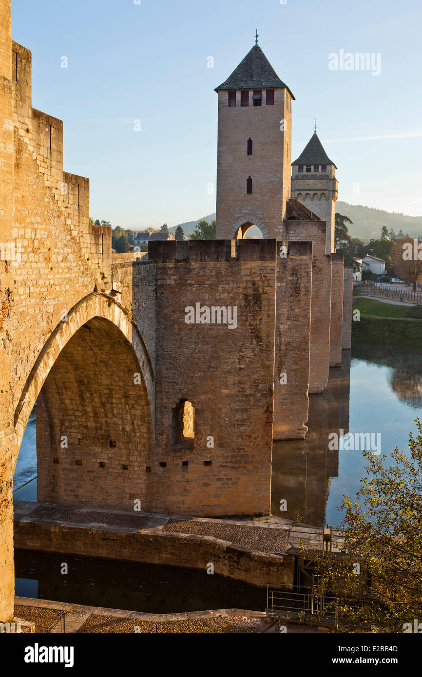 France, Lot, Bas Quercy, Cahors, 14th century Valentre bridge Stock ...