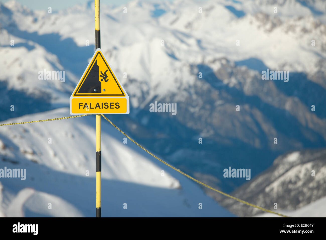 Warning sign caution hiking hi-res stock photography and images - Alamy