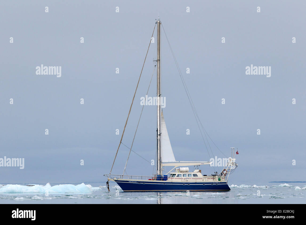 Norway svalbard nordaustlandet arctic hi-res stock photography and ...