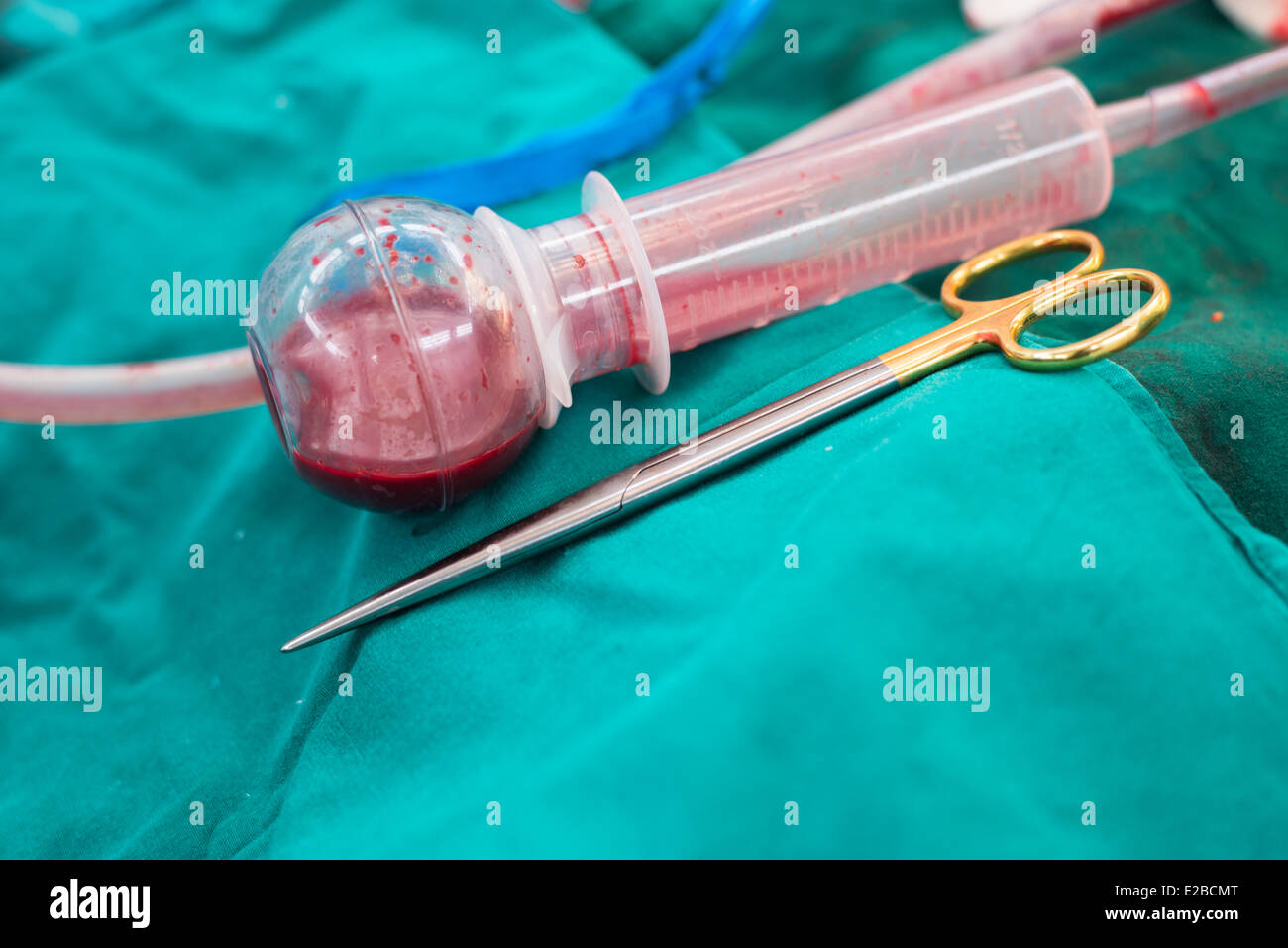 Medical scissor hi-res stock photography and images - Alamy