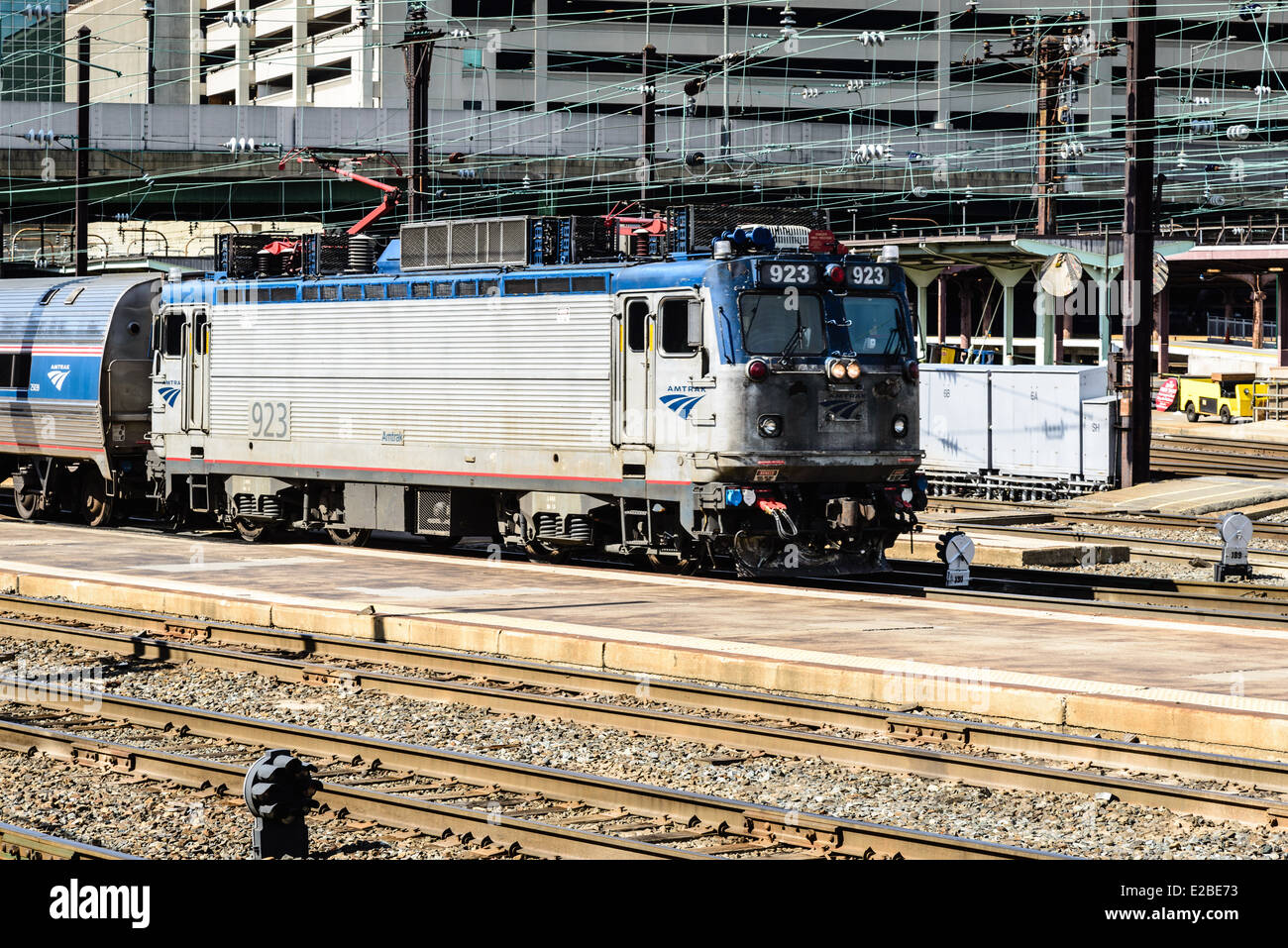 Amtrak AEM-7 Locomotive No 923 departing Union Station, Washington, DC ...