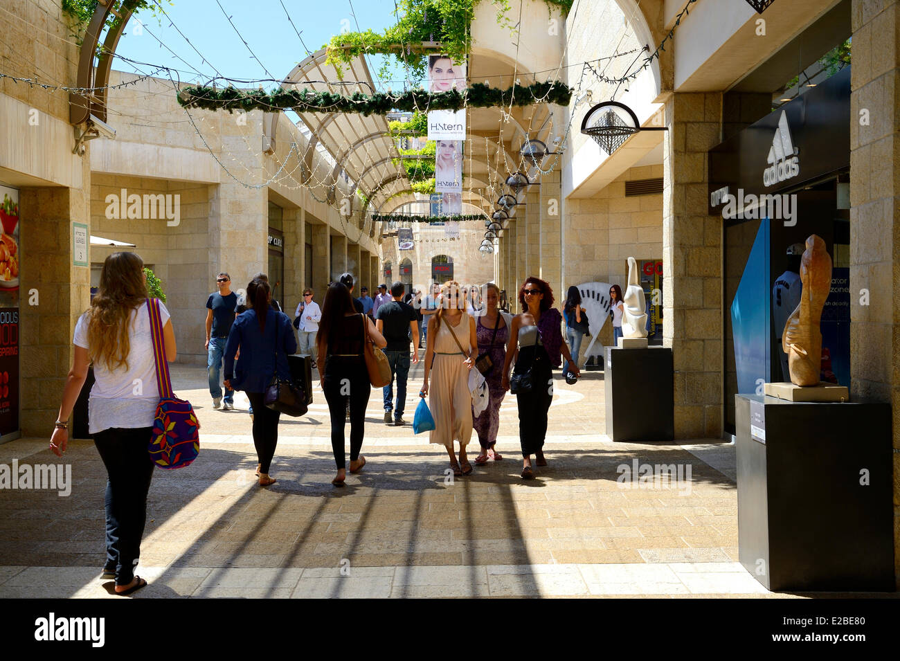 Israel, Jerusalem, Mamilla mall and luxury pedestrian shopping street ...