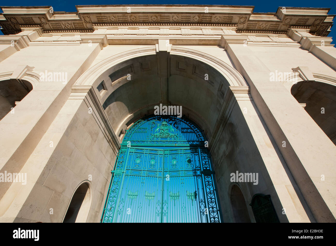 Close up of the gates on the War Memorial at Victoria Embankment ...