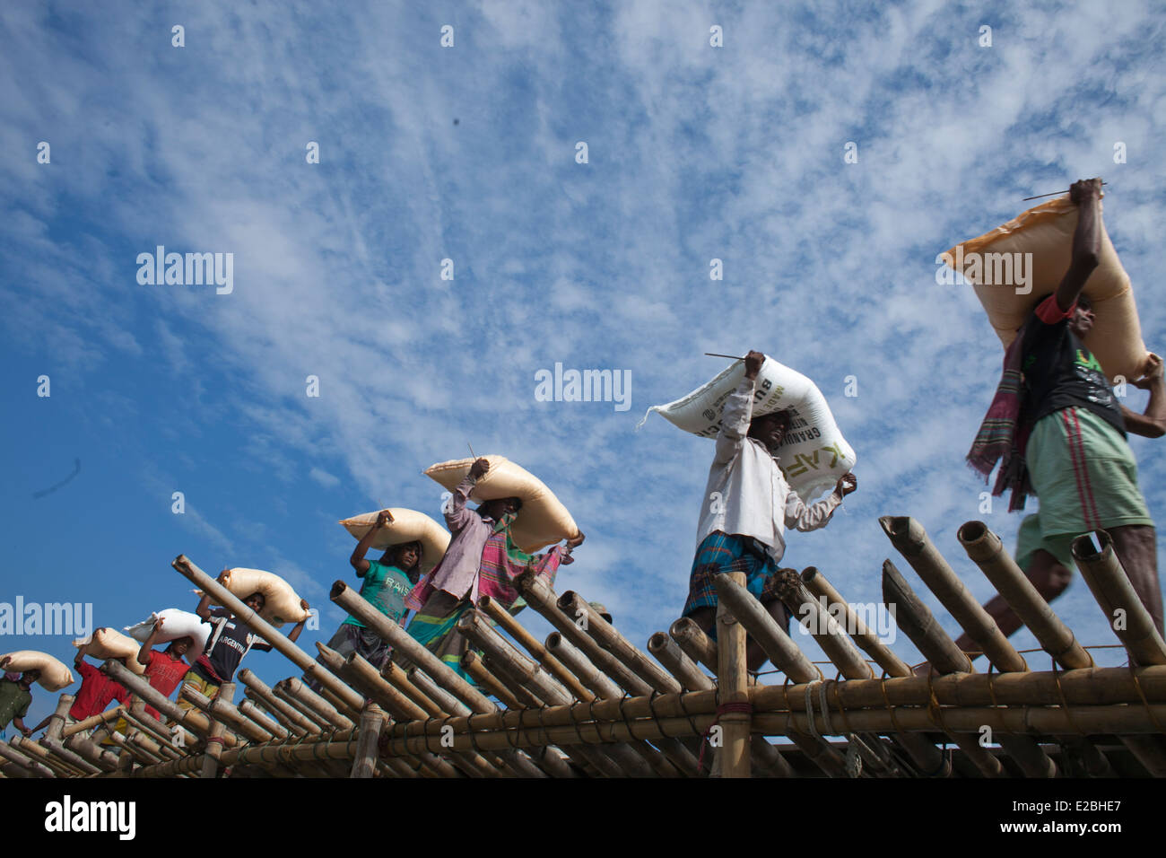 Bangladesh worker hi-res stock photography and images - Alamy