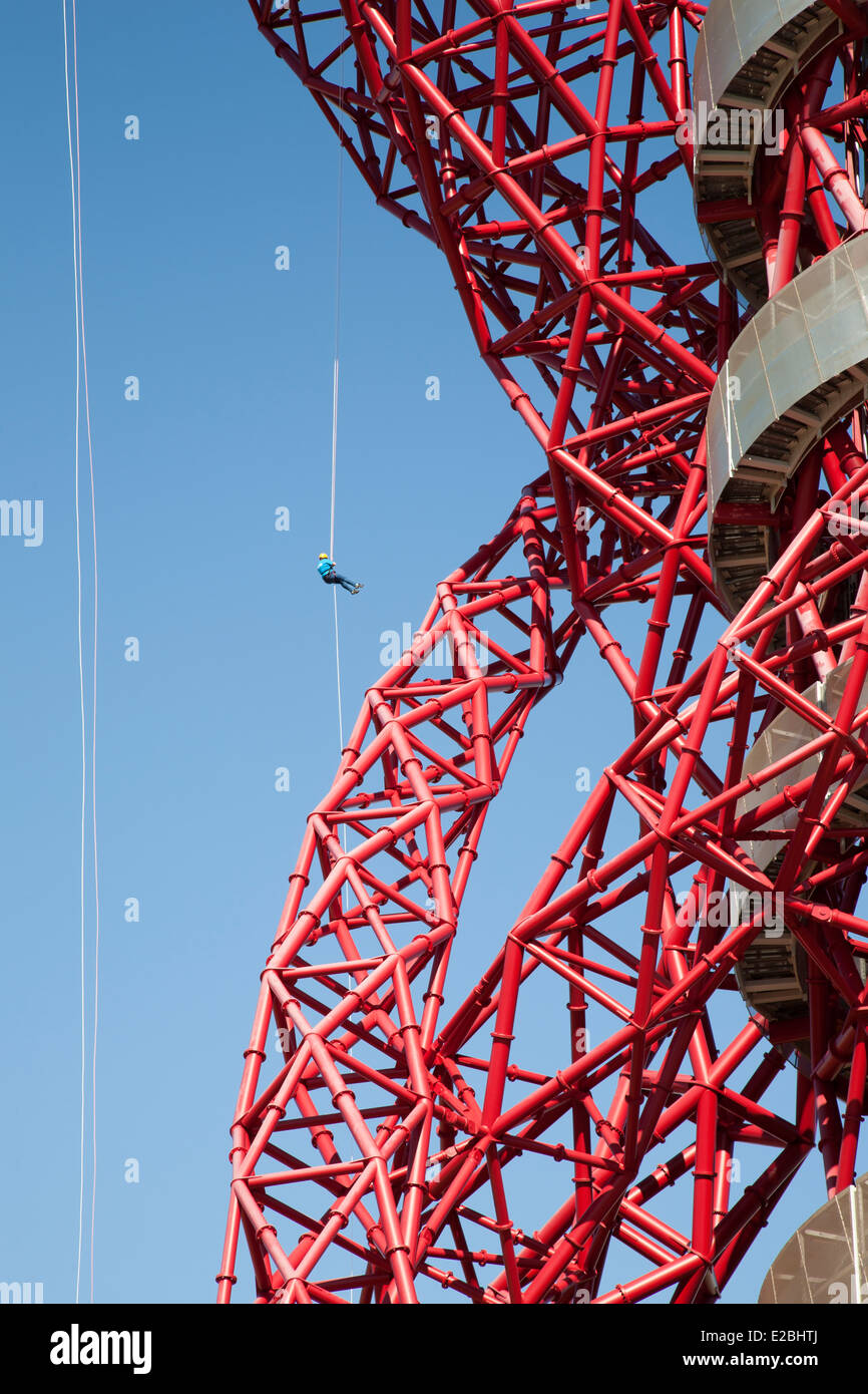 Abseiling on the ArcelorMittal Orbit steel sculpture at the Queen ...