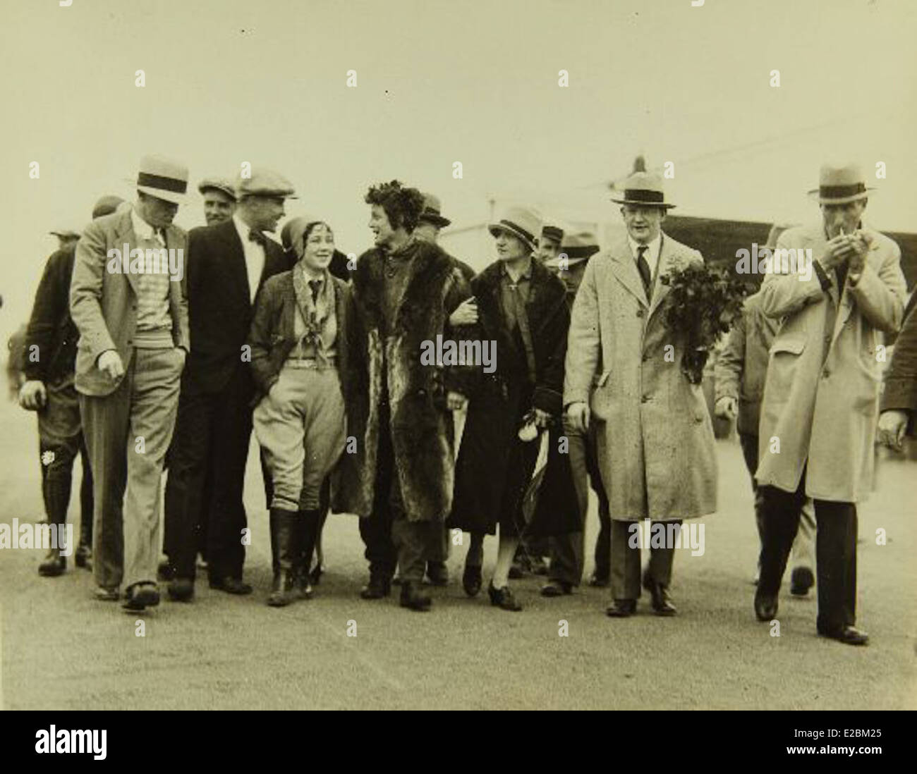 This photo highlights Elinor Smith, a pioneering aviatrix who broke ...